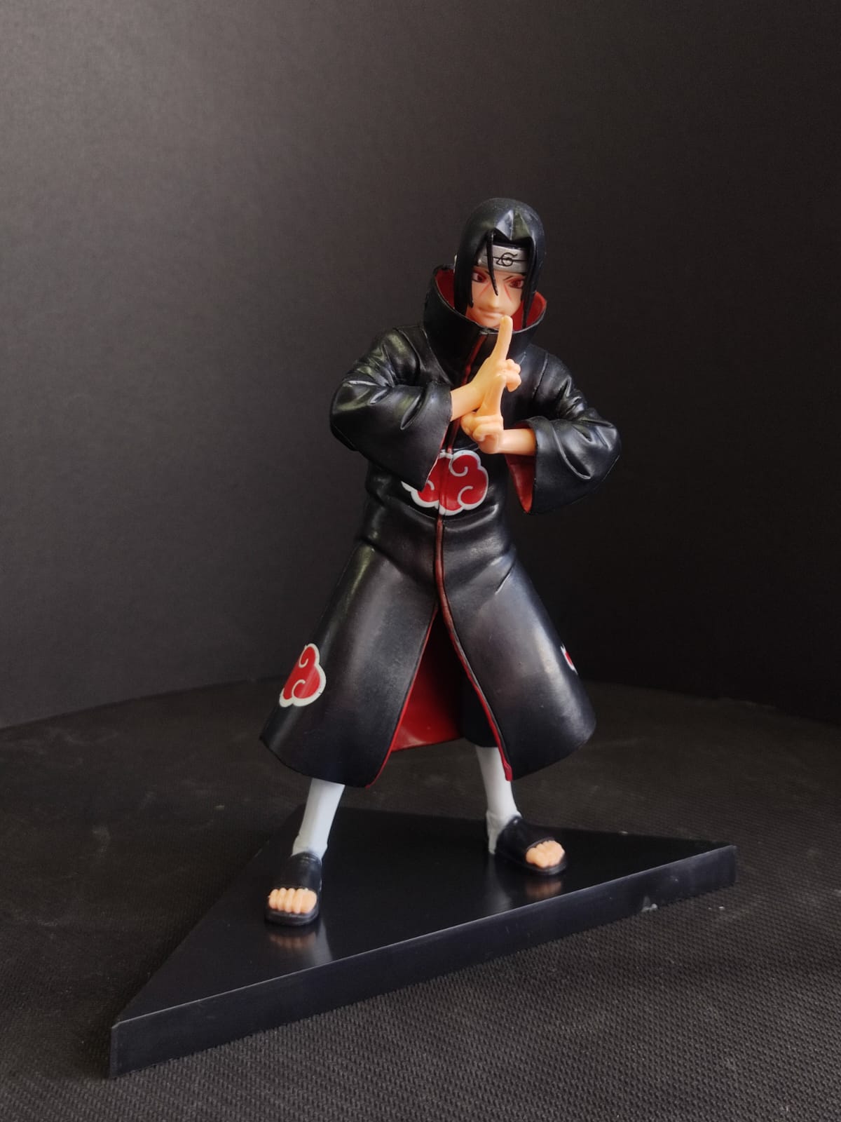 itachi uchiha - Raven House